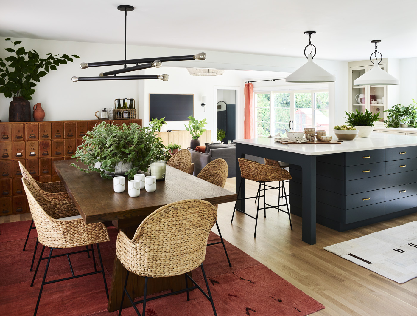 West Coast Meets North Shore in the Kitchen of a Beverly Farmhouse ...